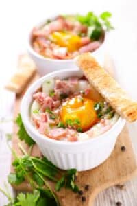 Delicious Baked Eggs with ham and cheese Recipe | Easy Brunch Idea ...